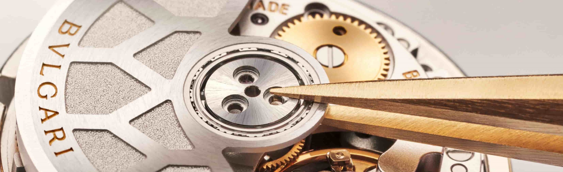 The Smallest Automatic Movement For Bulgari Serpenti Watch - Blingdo Watch